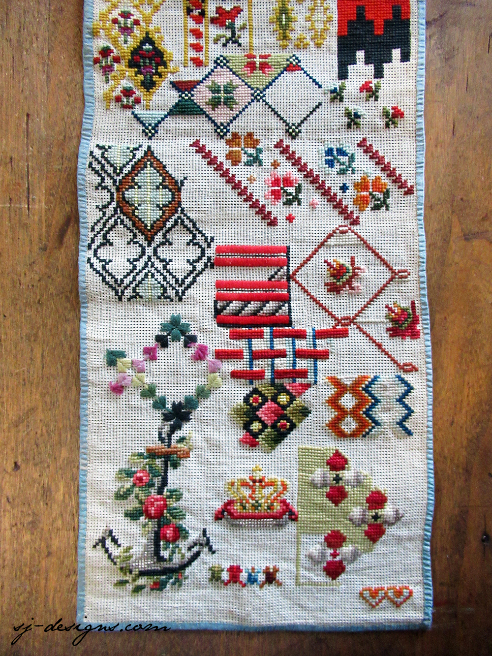 c1860 Berlin Work needlepoint sampler with fabric pouch | SJ Designs