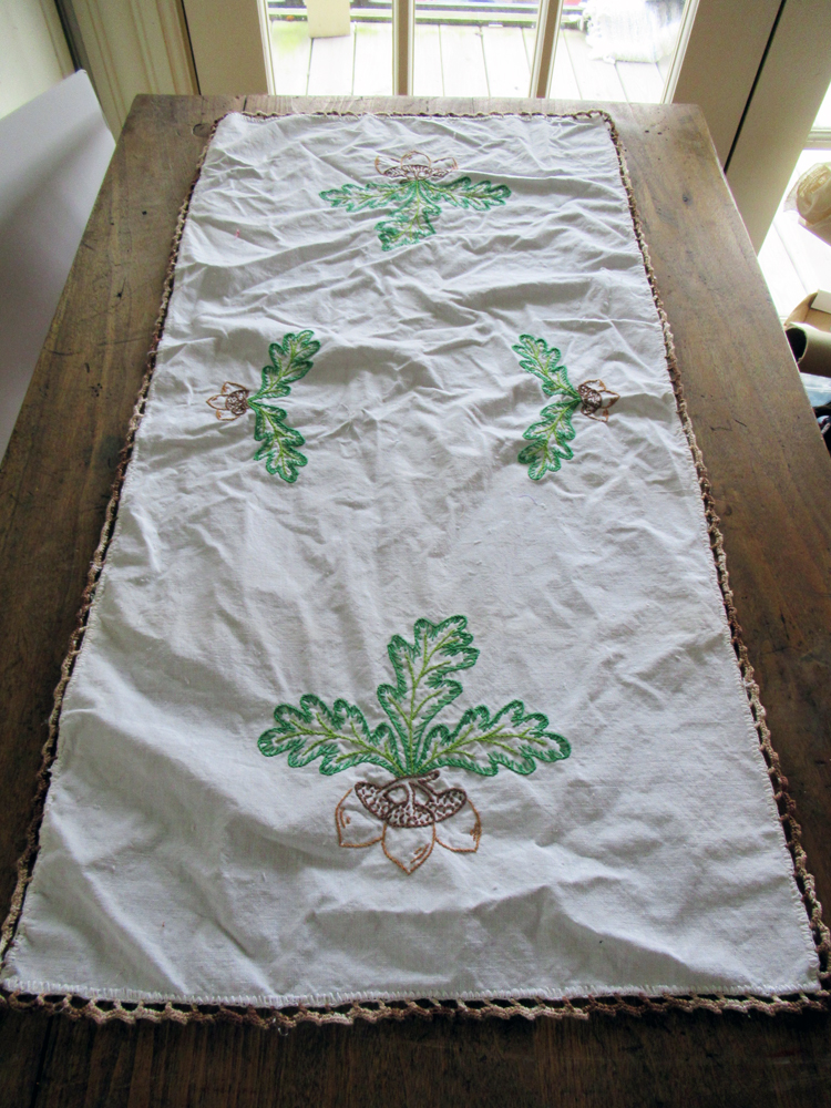 vintage acorn embroidered table runner | SJ Designs